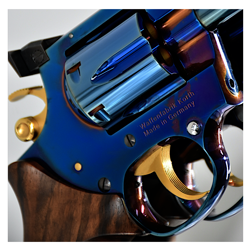 Revolver Korth Classic 357 Mag 4.25 pouces Poli Brillant Plasma Bleu